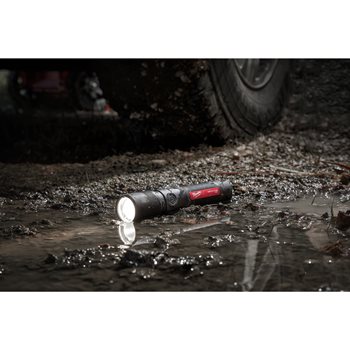 USB Rechargeable 1100L Twist Focus Flashlight | L4 TMLED | Personal Lighting | Milwaukee Tool EU