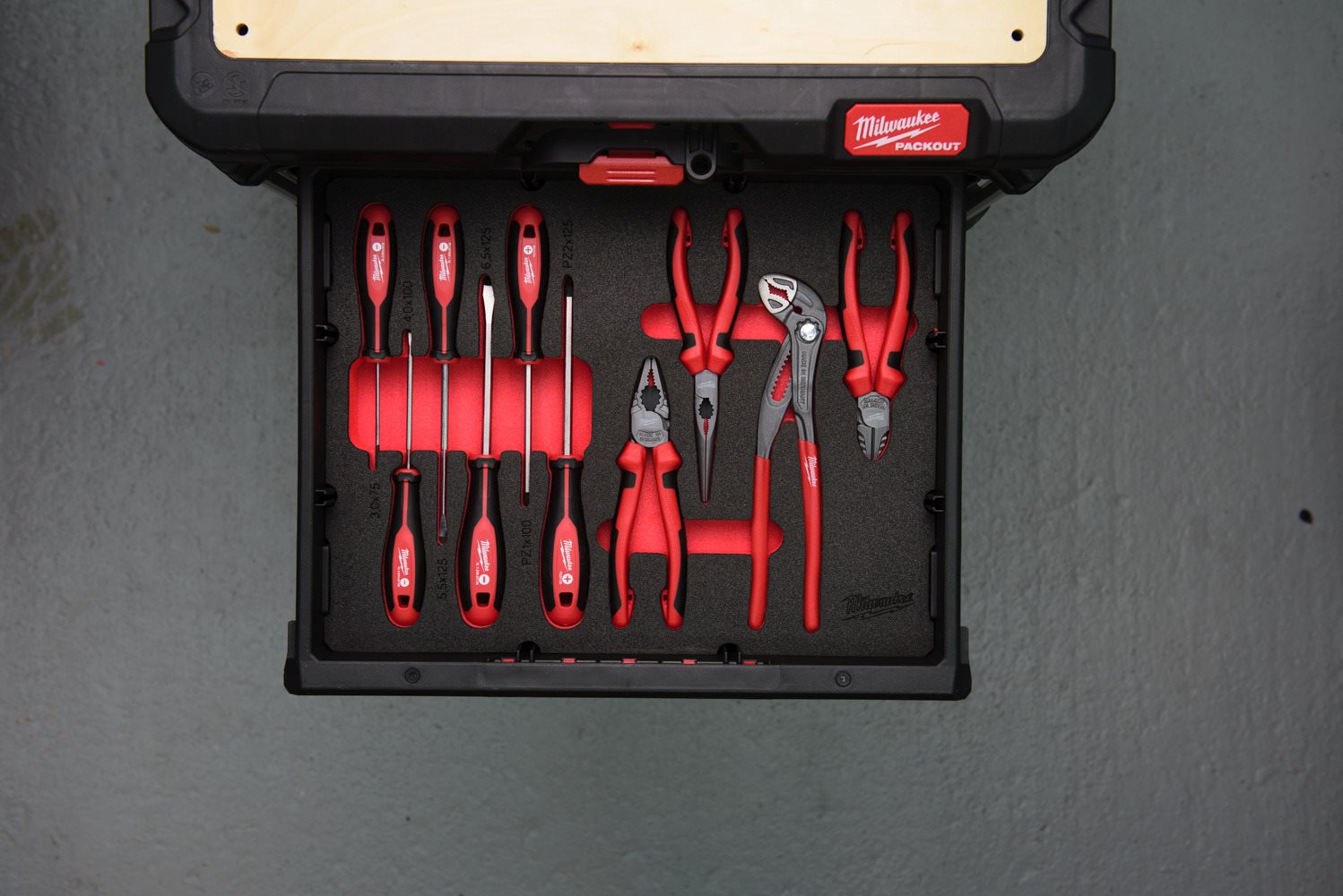 Milwaukee screw tray store