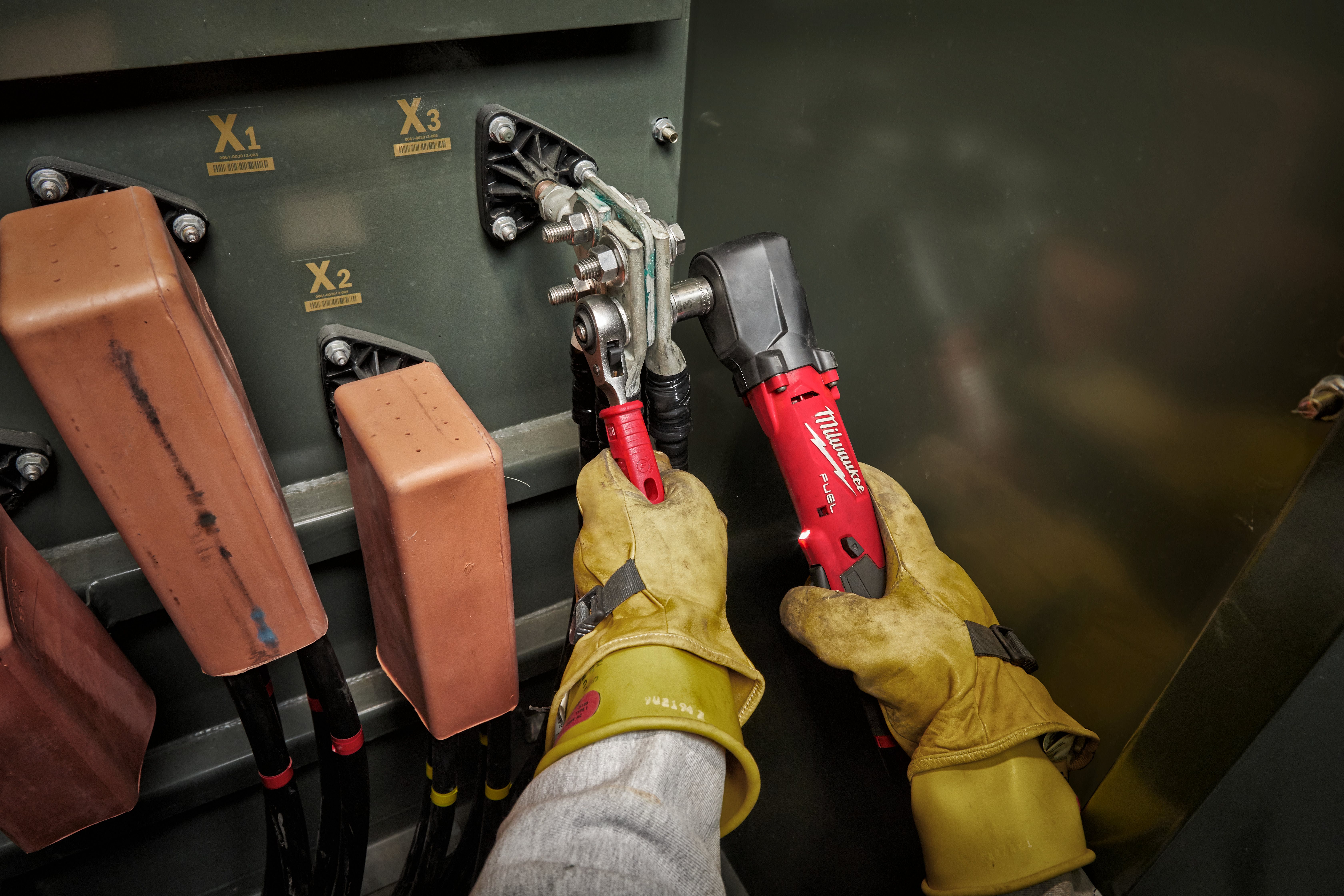 Milwaukee 18v right angle impact store