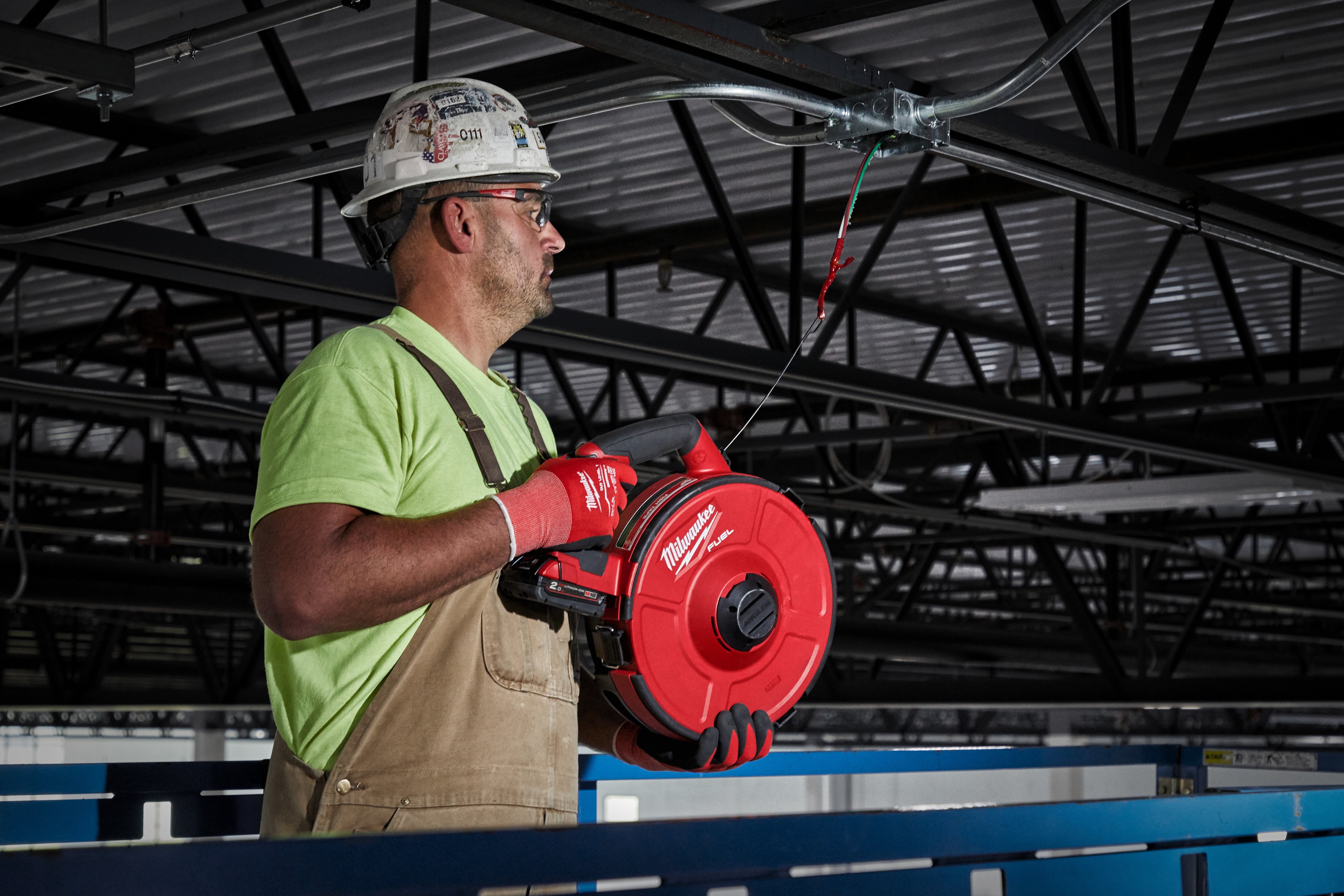 M18 FUEL Powered Fish Tape Cable Pulling Milwaukee Tool UK